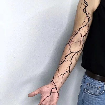 Lightning Tattoo: Meaning, Design Ideas, and Ideal Placement | VeAn Tattoo